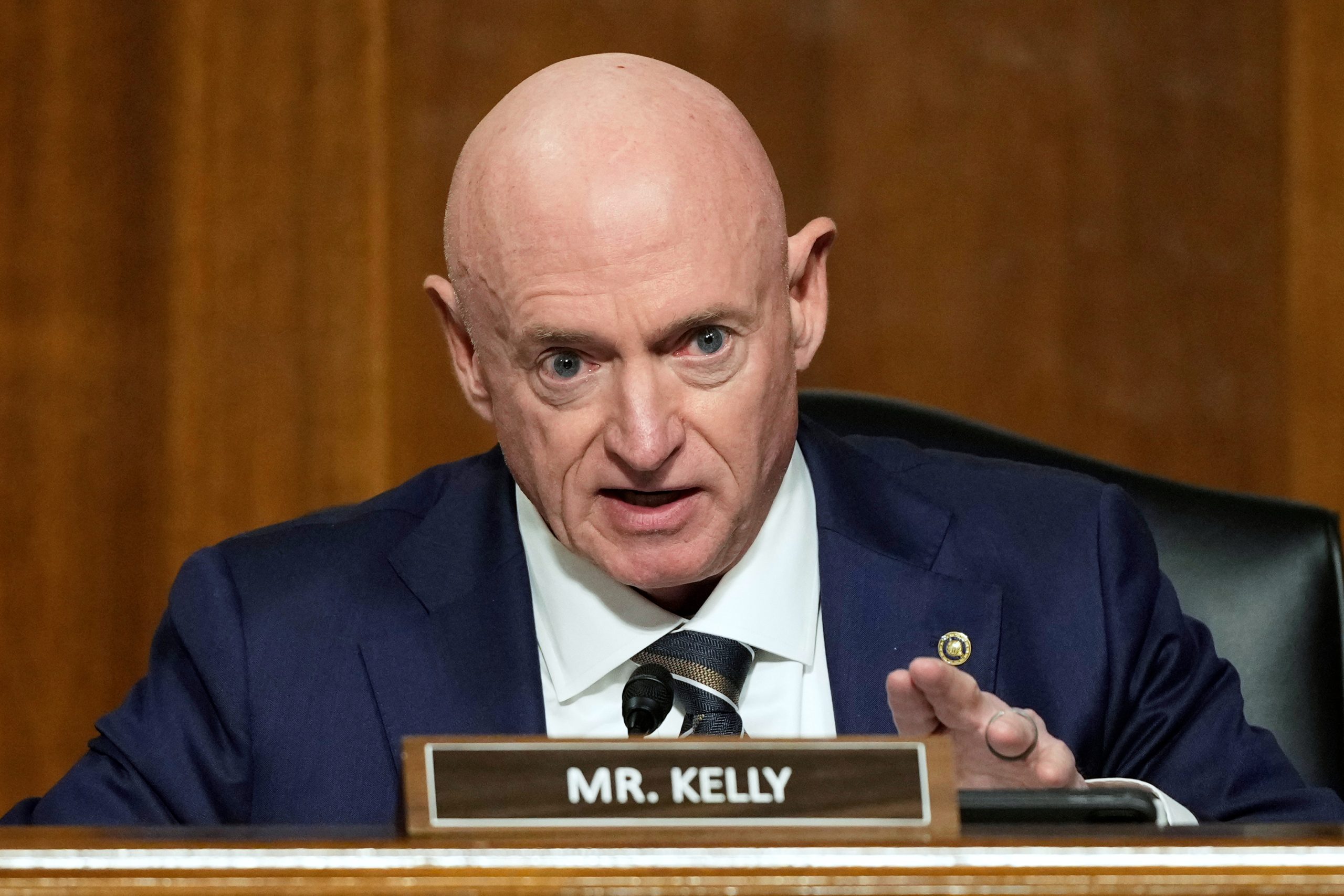Pentagon says it's investigating Arizona Sen. Mark Kelly over video ...